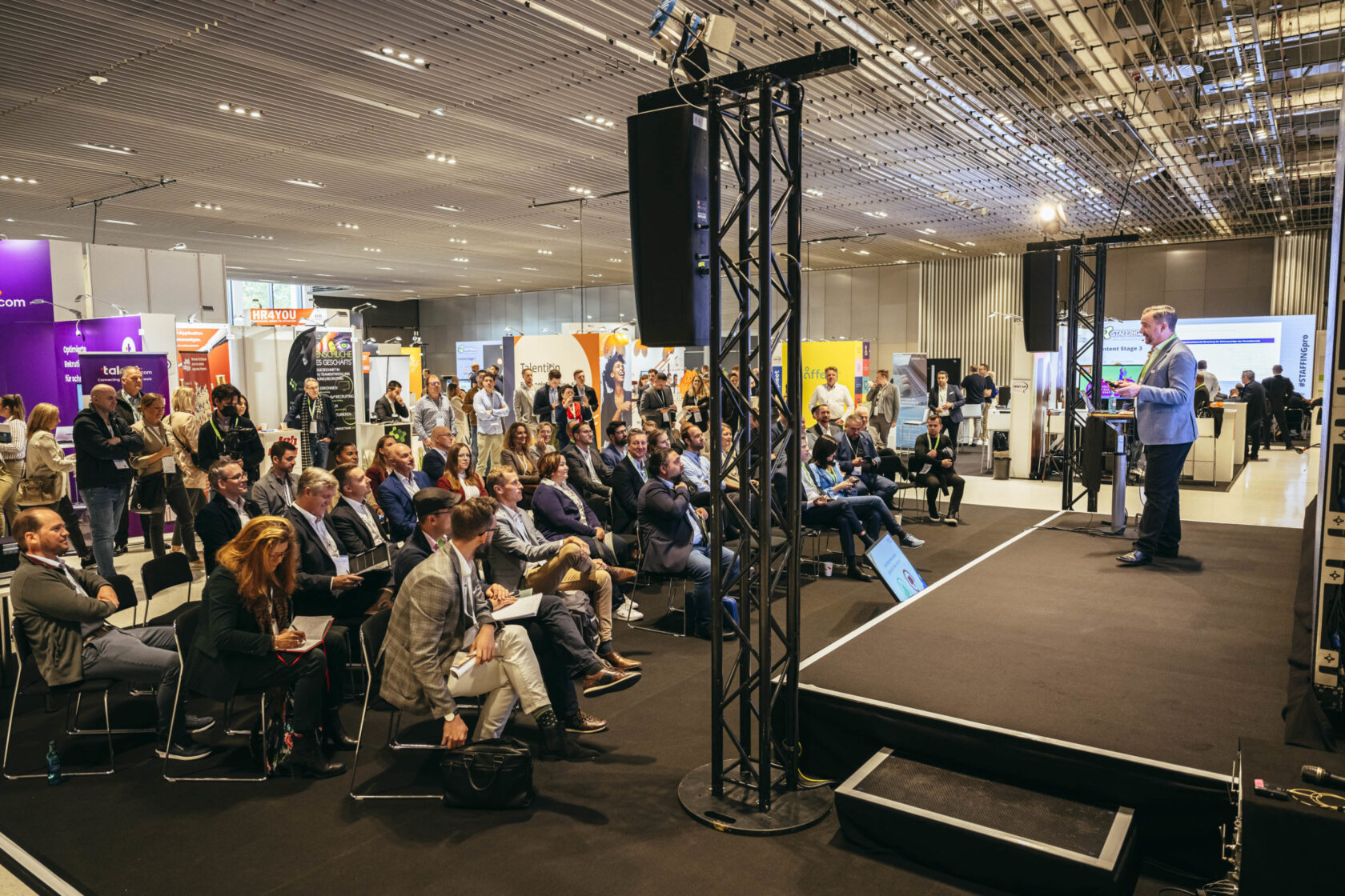 Ein voller Erfolg: Die erste spezialisierte deutsche Messe für die Staffing-Branche „STAFFINGpro ...